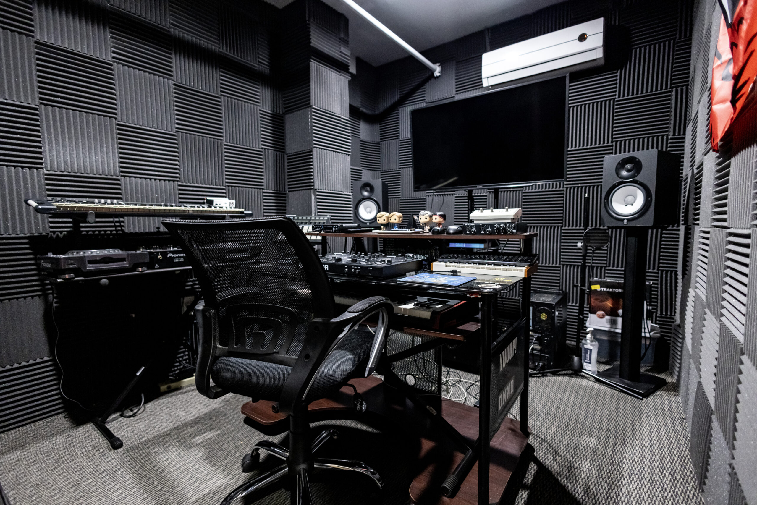 Rehearsal Practice Studio For Bands Lockout Music Studios Long Beach