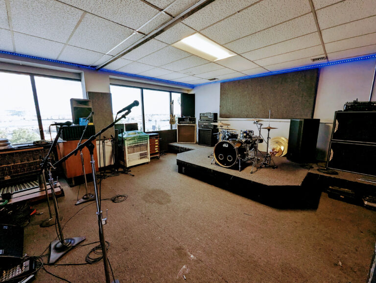 How To Setup A Rehearsal Room | Lockout Music Studios